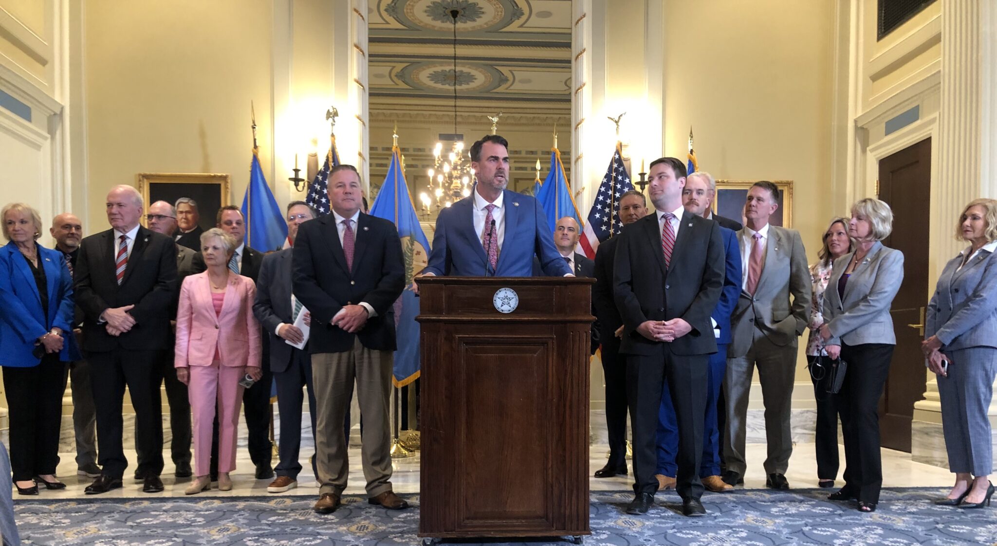 Gov. Stitt signs Oklahoma personal income tax cut into law – Oklahoma ...